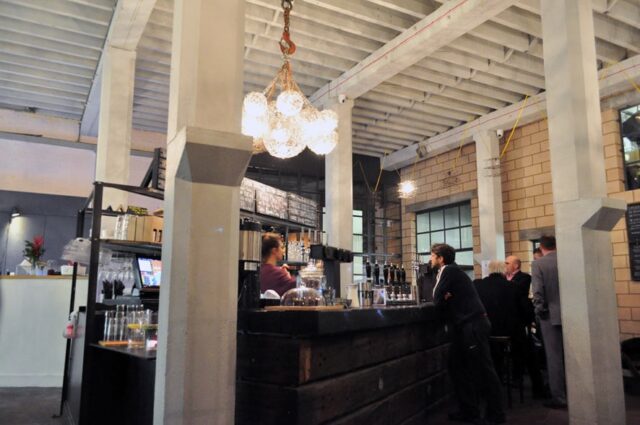 Restaurant in Hackney Wick: CRATE Brewery & Pizzeria Londen | WAT ZIJ ZEGT